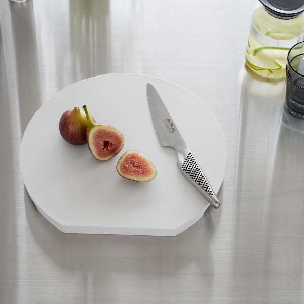 Yamazaki Tower Magnetic Cutting Board | The Container Store